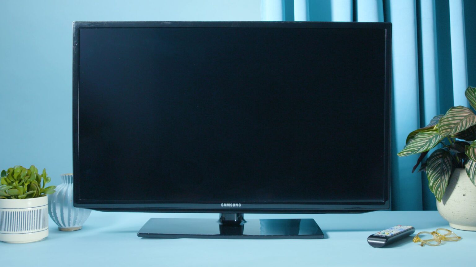 How to Properly Clean a TV Screen: The Do’s and Don'ts (2026)