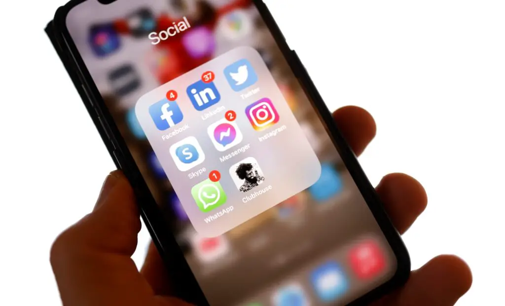 Does Spectrum Voice Come With a Phone? Get the Answer Here! (2025)