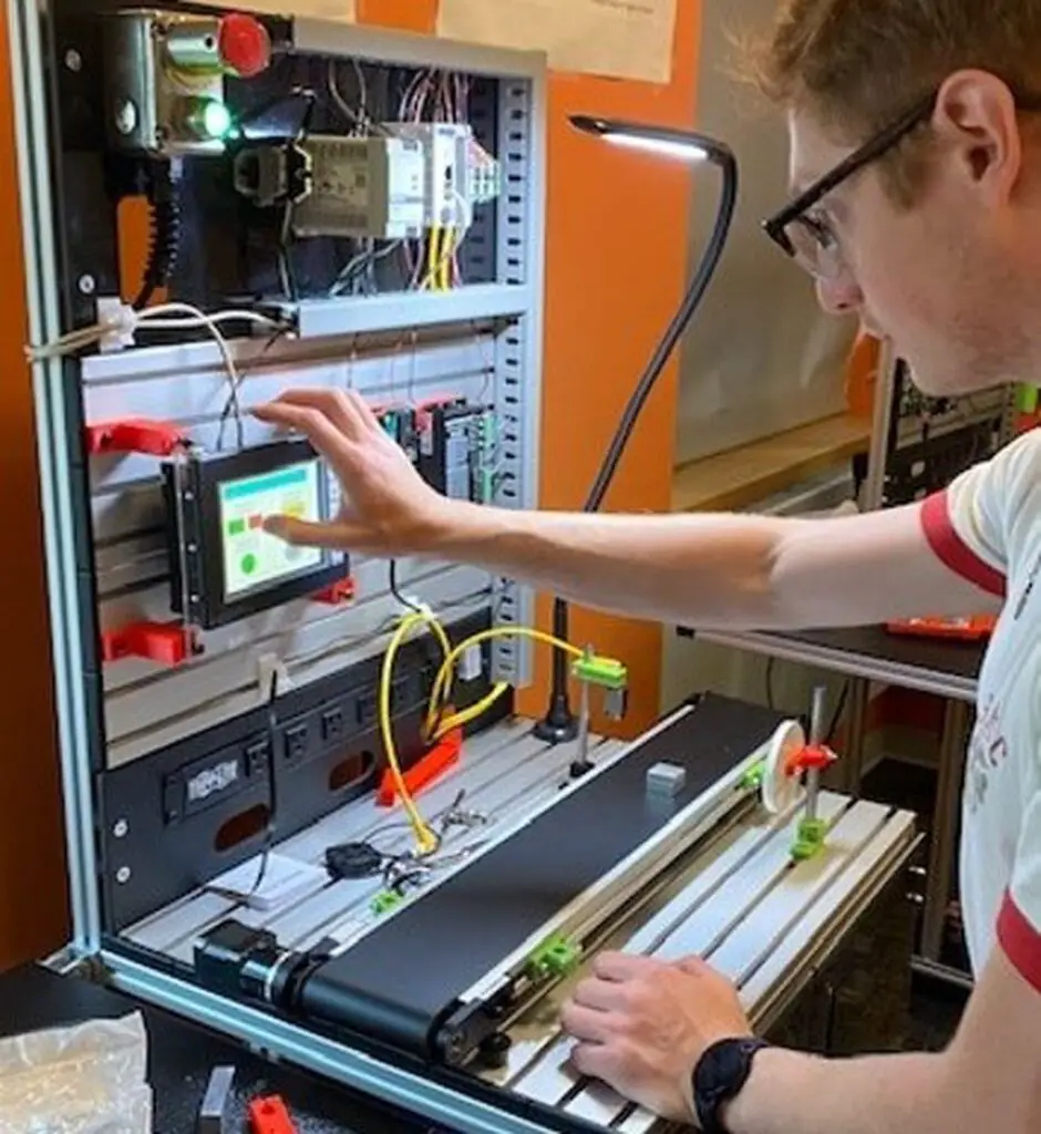 Should I Tip Spectrum Technician? How Proper Etiquette Could Boost Your ...