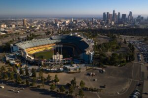 How to Watch the Dodgers Without Spectrum: Alternative Viewing Options ...